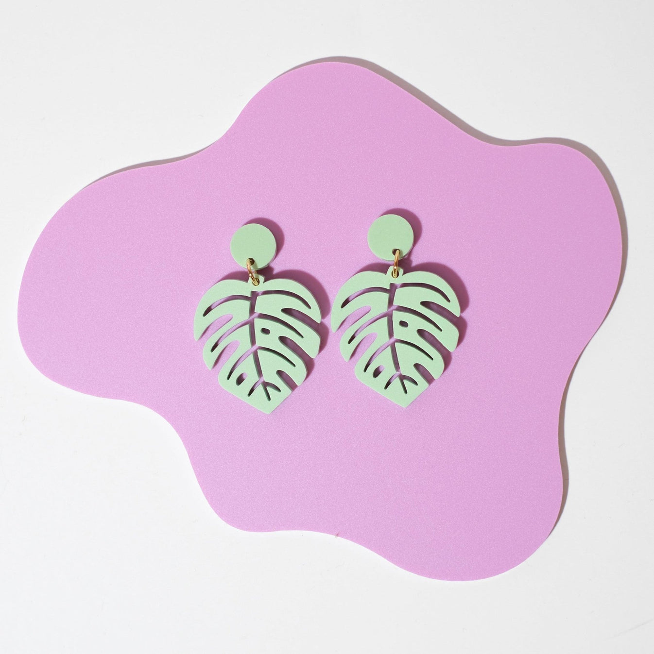 Monstera Leaf Dangle Earrings - Pastel Green | Sleepy Mountain